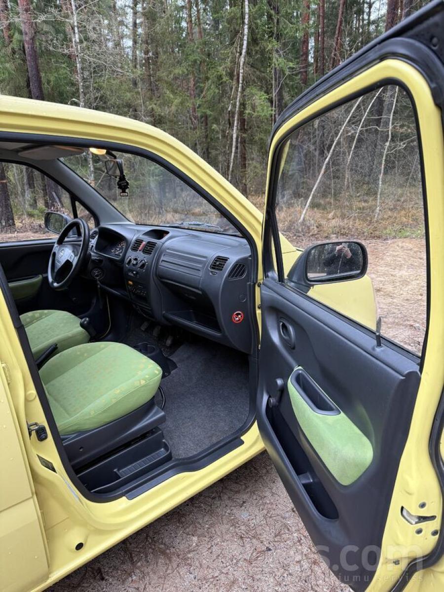 Dzeltens Opel Agila 2003 Jelgava, ar dzinēja tilpumu 1.00 L un nobraukumu 94 tūkst. km par 1300 €, foto 8 vietnē AUTOMOTO.COM.LV