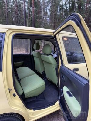 Dzeltens Opel Agila 2003 Jelgava, ar dzinēja tilpumu 1.00 L un nobraukumu 94 tūkst. km par 1300 €, foto 11 vietnē AUTOMOTO.COM.LV