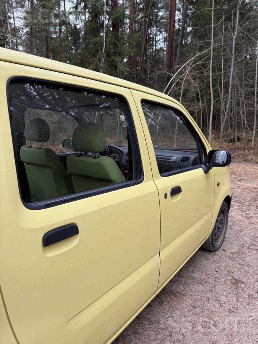 Dzeltens Opel Agila 2003 Jelgava, ar dzinēja tilpumu 1.00 L un nobraukumu 94 tūkst. km par 1300 €, foto 13 vietnē AUTOMOTO.COM.LV