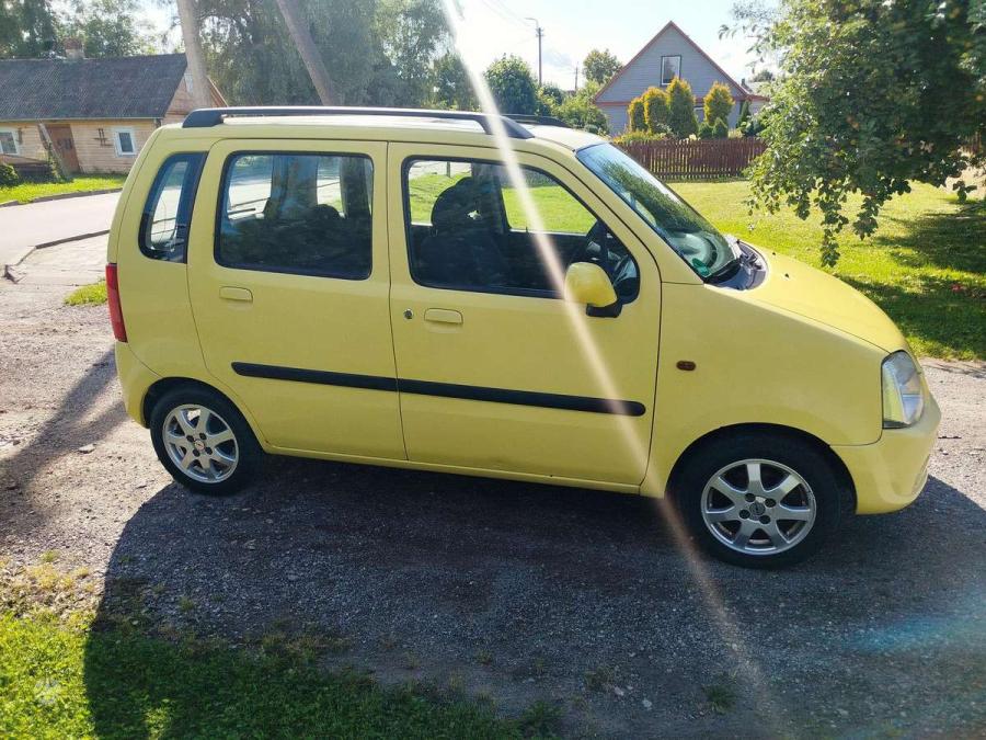 Yellow Opel Agila 2004 in Siauliai, with an engine capacity of 1.25 L and mileage of 312 thousand km for 1500 €, photo 4 on AUTOMOTO.COM.LV