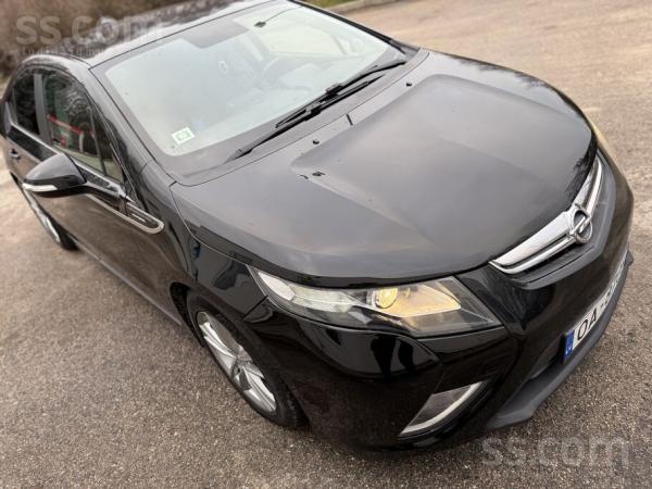Black Opel Ampera 2012 in Riga, with an engine capacity of 1.40 L and mileage of 0 thousand km for 6370 €, photo 5 on AUTOMOTO.COM.LV