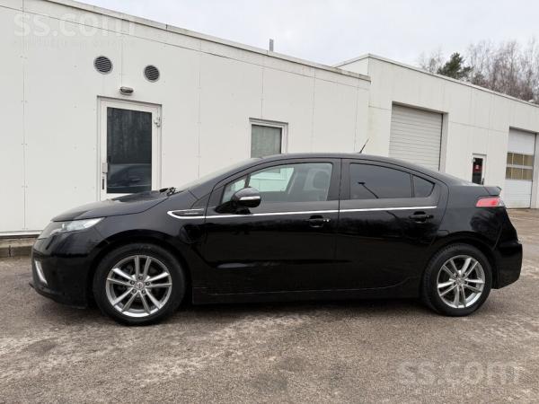 Black Opel Ampera 2012 in Riga, with an engine capacity of 1.40 L and mileage of 0 thousand km for 6370 €, photo 7 on AUTOMOTO.COM.LV