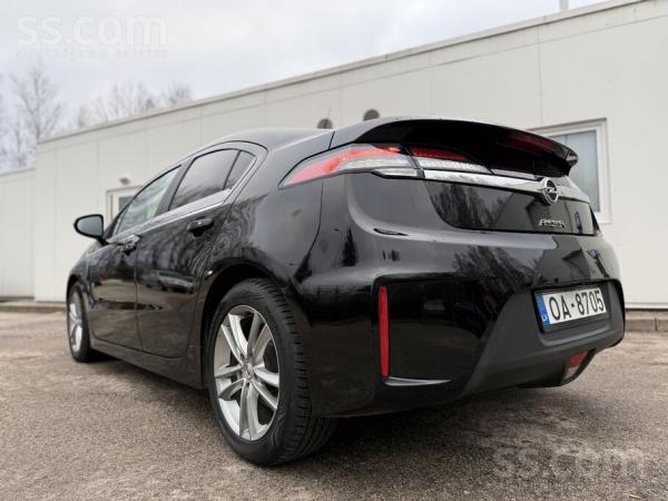 Black Opel Ampera 2012 in Riga, with an engine capacity of 1.40 L and mileage of 0 thousand km for 6370 €, photo 8 on AUTOMOTO.COM.LV