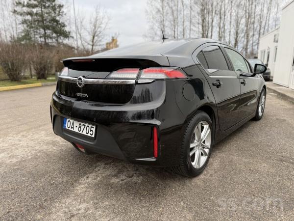 Black Opel Ampera 2012 in Riga, with an engine capacity of 1.40 L and mileage of 0 thousand km for 6370 €, photo 9 on AUTOMOTO.COM.LV