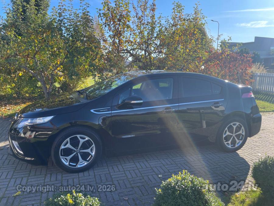 Black Opel Ampera 2015 in Tallinn, with an engine capacity of 1.40 L and mileage of 177 thousand km for 10900 €, photo 4 on AUTOMOTO.COM.LV