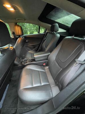 Black Opel Ampera 2015 in Tallinn, with an engine capacity of 1.40 L and mileage of 177 thousand km for 10900 €, photo 13 on AUTOMOTO.COM.LV