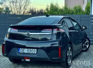 Black Opel Ampera 2013 in Riga, with an engine capacity of 1.40 L and mileage of 227 thousand km for 6650 €, photo 3 on AUTOMOTO.COM.LV