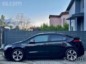 Black Opel Ampera 2013 in Riga, with an engine capacity of 1.40 L and mileage of 227 thousand km for 6650 €, photo 12 on AUTOMOTO.COM.LV