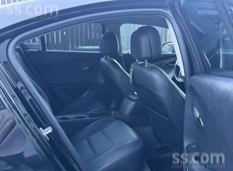 Black Opel Ampera 2013 in Riga, with an engine capacity of 1.40 L and mileage of 227 thousand km for 6650 €, photo 18 on AUTOMOTO.COM.LV