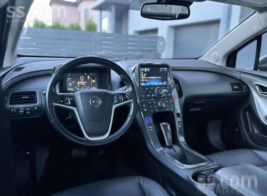 Black Opel Ampera 2013 in Riga, with an engine capacity of 1.40 L and mileage of 227 thousand km for 5650 €, photo 29 on AUTOMOTO.COM.LV
