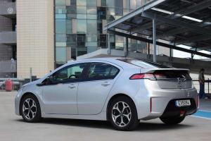 Pelēks Opel Ampera 2012 Viļņa, ar dzinēja tilpumu 1.40 L un nobraukumu 242 tūkst. km par 6100 €, foto 8 vietnē AUTOMOTO.COM.LV