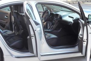 Pelēks Opel Ampera 2012 Viļņa, ar dzinēja tilpumu 1.40 L un nobraukumu 242 tūkst. km par 6100 €, foto 14 vietnē AUTOMOTO.COM.LV