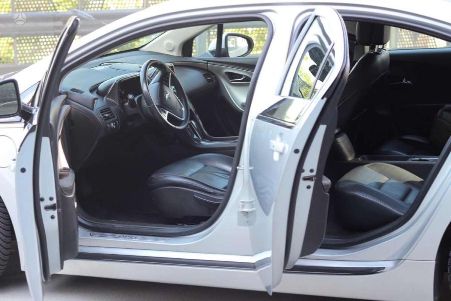 Pelēks Opel Ampera 2012 Viļņa, ar dzinēja tilpumu 1.40 L un nobraukumu 242 tūkst. km par 6100 €, foto 15 vietnē AUTOMOTO.COM.LV