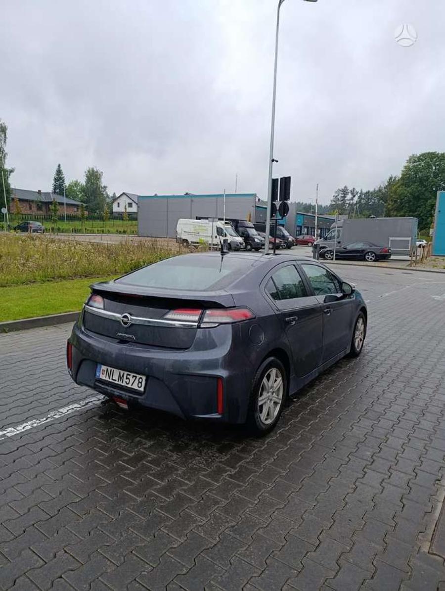 Grey Opel Ampera 2012 in Vilnius, with an engine capacity of 1.40 L and mileage of 233 thousand km for 5662 €, photo 7 on AUTOMOTO.COM.LV