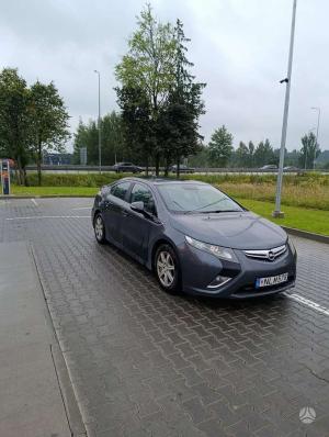 Grey Opel Ampera 2012 in Vilnius, with an engine capacity of 1.40 L and mileage of 233 thousand km for 5662 €, photo 8 on AUTOMOTO.COM.LV