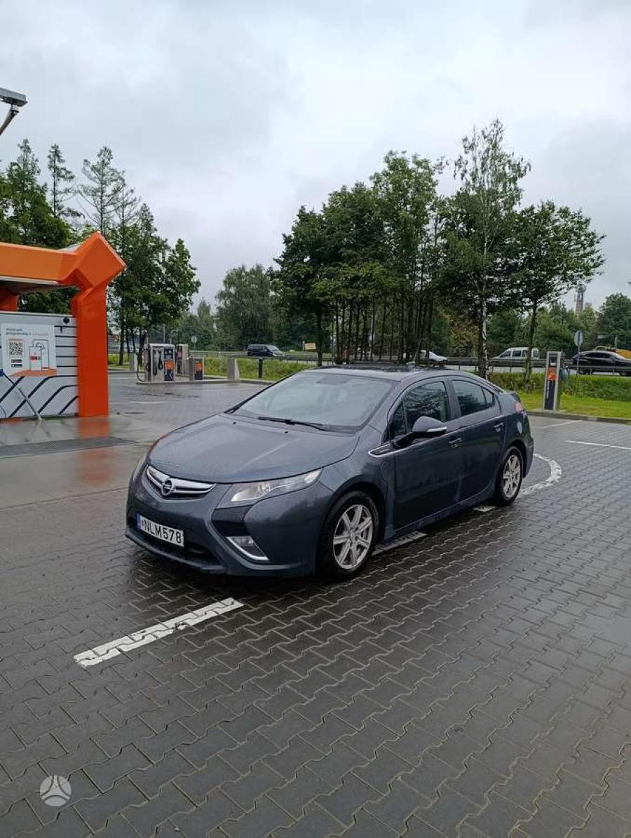 Grey Opel Ampera 2012 in Vilnius, with an engine capacity of 1.40 L and mileage of 233 thousand km for 5662 €, photo 9 on AUTOMOTO.COM.LV
