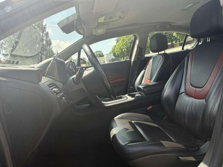 Pelēks Opel Ampera 2014 Viļņa, ar dzinēja tilpumu 1.40 L un nobraukumu 160 tūkst. km par 3900 €, foto 16 vietnē AUTOMOTO.COM.LV