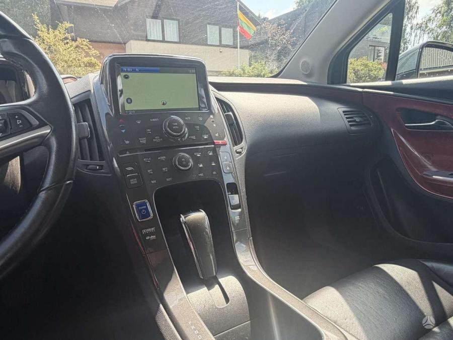 Pelēks Opel Ampera 2014 Viļņa, ar dzinēja tilpumu 1.40 L un nobraukumu 160 tūkst. km par 3900 €, foto 21 vietnē AUTOMOTO.COM.LV