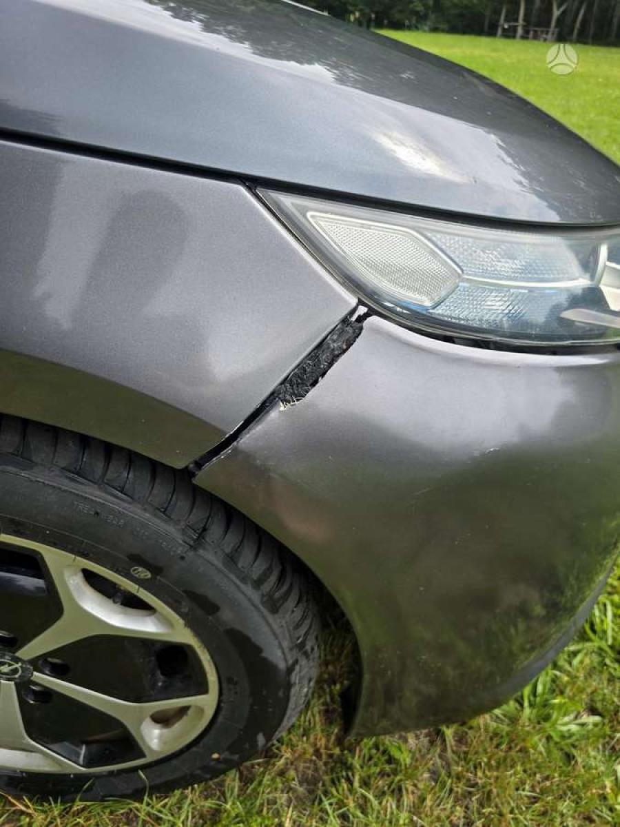 Grey Opel Ampera 2012 in Jurbarkas, with an engine capacity of 1.40 L and mileage of 261 thousand km for 2900 €, photo 9 on AUTOMOTO.COM.LV