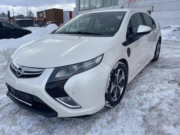 White Opel Ampera 2012 in Kaunas, with an engine capacity of 1.40 L and mileage of 258 thousand km for 5250 €, photo 5 on AUTOMOTO.COM.LV