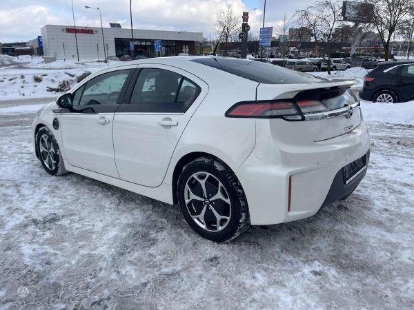 White Opel Ampera 2012 in Kaunas, with an engine capacity of 1.40 L and mileage of 258 thousand km for 5250 €, photo 9 on AUTOMOTO.COM.LV