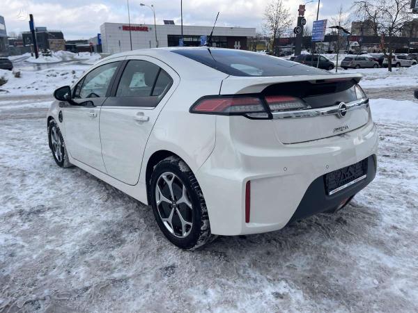 White Opel Ampera 2012 in Kaunas, with an engine capacity of 1.40 L and mileage of 258 thousand km for 5250 €, photo 10 on AUTOMOTO.COM.LV