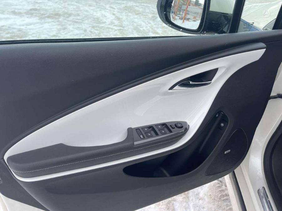 Balts Opel Ampera 2012 Kauņa, ar dzinēja tilpumu 1.40 L un nobraukumu 258 tūkst. km par 5250 €, foto 17 vietnē AUTOMOTO.COM.LV