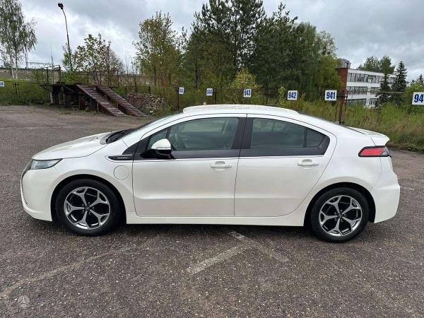 Balts Opel Ampera 2012 Alīta, ar dzinēja tilpumu 1.40 L un nobraukumu 260 tūkst. km par 5600 €, foto 2 vietnē AUTOMOTO.COM.LV