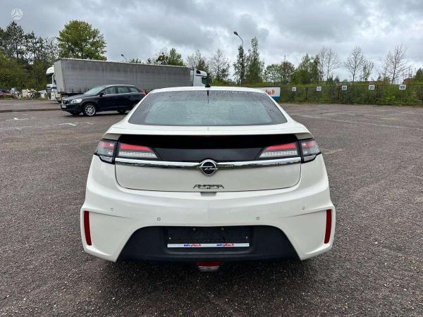 Balts Opel Ampera 2012 Alīta, ar dzinēja tilpumu 1.40 L un nobraukumu 260 tūkst. km par 5600 €, foto 3 vietnē AUTOMOTO.COM.LV
