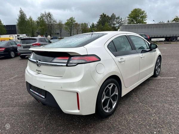 Balts Opel Ampera 2012 Alīta, ar dzinēja tilpumu 1.40 L un nobraukumu 260 tūkst. km par 5600 €, foto 4 vietnē AUTOMOTO.COM.LV