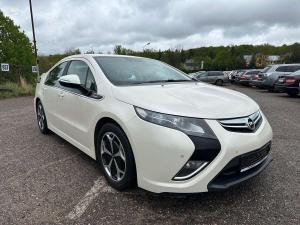 White Opel Ampera 2012 in Alytus, with an engine capacity of 1.40 L and mileage of 260 thousand km for 5600 €, photo 7 on AUTOMOTO.COM.LV