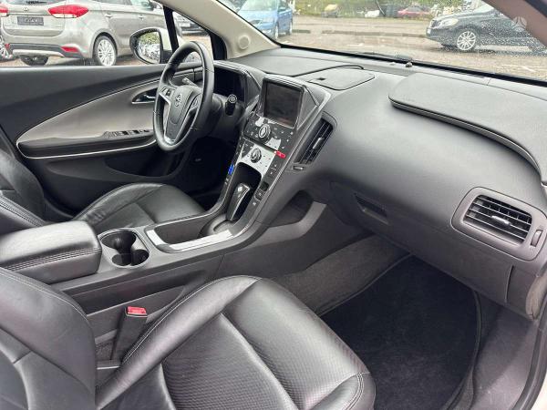Balts Opel Ampera 2012 Alīta, ar dzinēja tilpumu 1.40 L un nobraukumu 260 tūkst. km par 5600 €, foto 8 vietnē AUTOMOTO.COM.LV