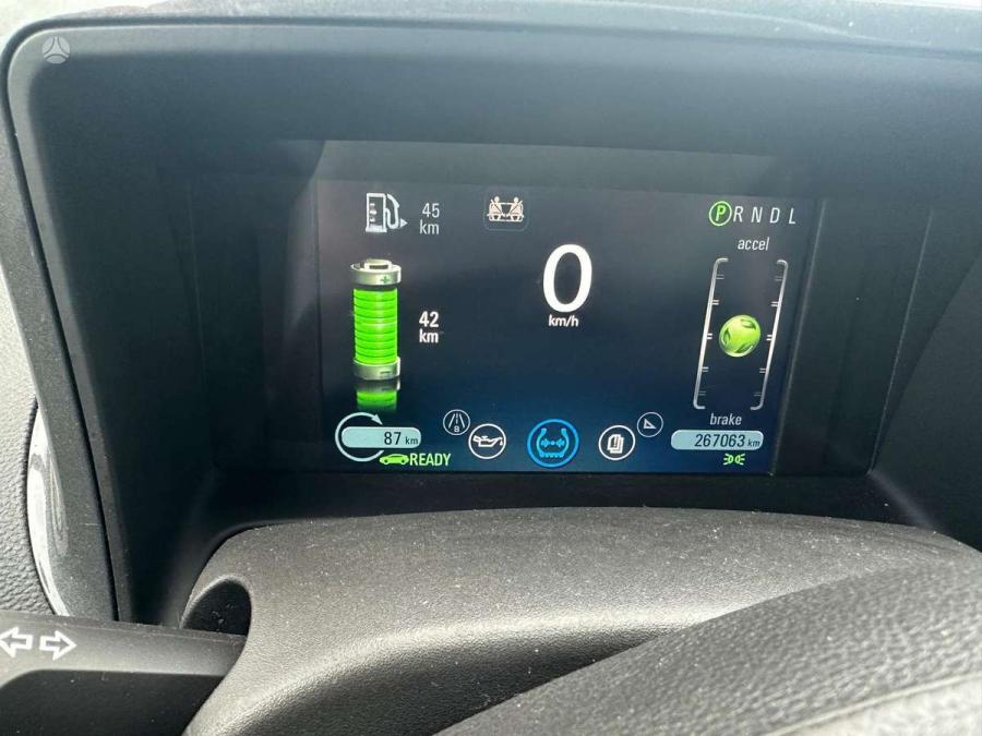 White Opel Ampera 2012 in Alytus, with an engine capacity of 1.40 L and mileage of 260 thousand km for 5600 €, photo 20 on AUTOMOTO.COM.LV
