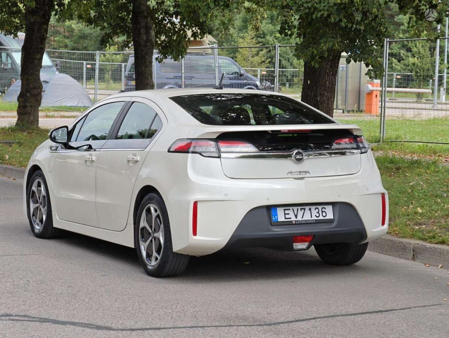 Balts Opel Ampera 2012 Viļņa, ar dzinēja tilpumu 1.40 L un nobraukumu 254 tūkst. km par 6000 €, foto 6 vietnē AUTOMOTO.COM.LV