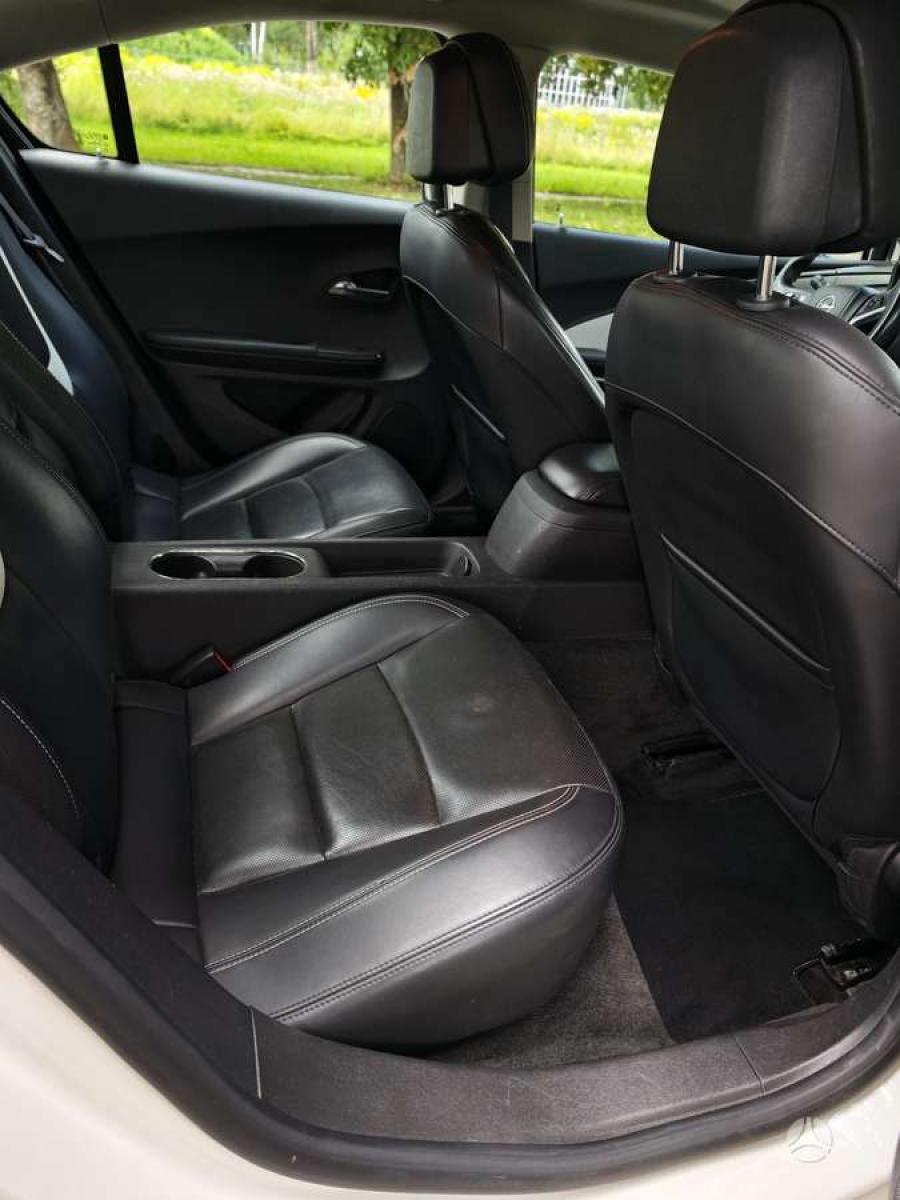 Balts Opel Ampera 2012 Viļņa, ar dzinēja tilpumu 1.40 L un nobraukumu 254 tūkst. km par 6000 €, foto 20 vietnē AUTOMOTO.COM.LV
