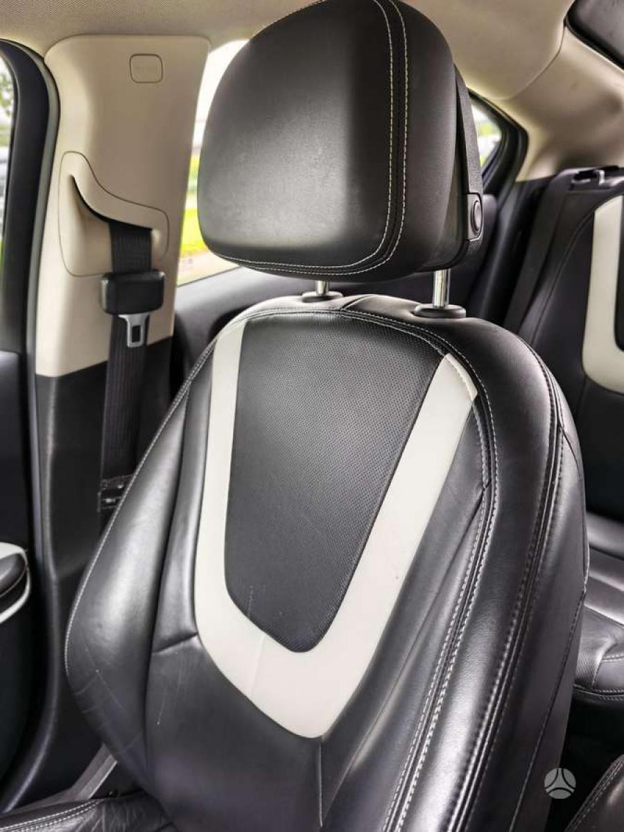 Balts Opel Ampera 2012 Viļņa, ar dzinēja tilpumu 1.40 L un nobraukumu 254 tūkst. km par 6000 €, foto 21 vietnē AUTOMOTO.COM.LV