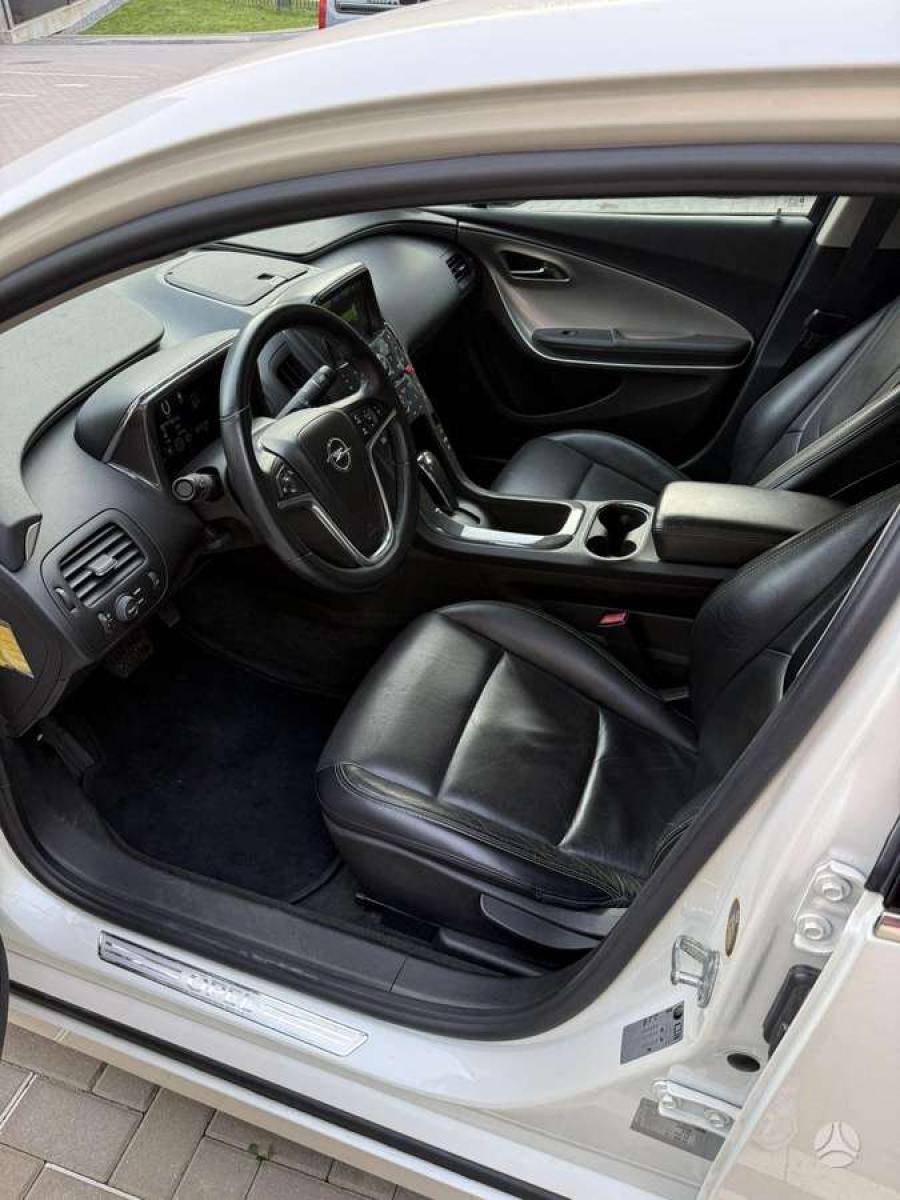 Balts Opel Ampera 2012 Viļņa, ar dzinēja tilpumu 1.40 L un nobraukumu 267 tūkst. km par 5900 €, foto 13 vietnē AUTOMOTO.COM.LV