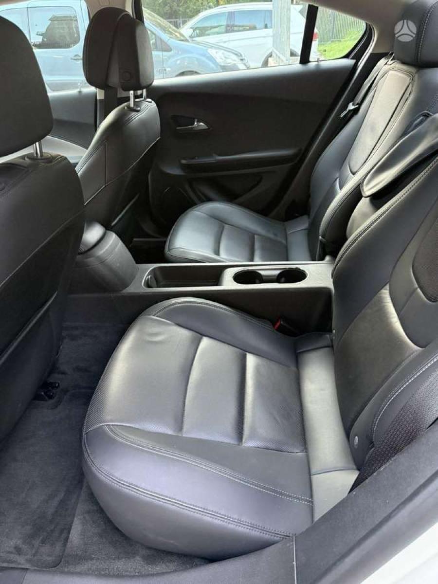 Balts Opel Ampera 2012 Viļņa, ar dzinēja tilpumu 1.40 L un nobraukumu 267 tūkst. km par 5900 €, foto 16 vietnē AUTOMOTO.COM.LV
