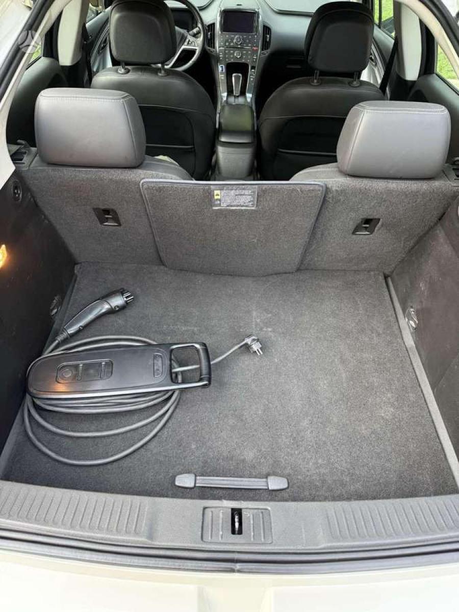 Balts Opel Ampera 2012 Viļņa, ar dzinēja tilpumu 1.40 L un nobraukumu 267 tūkst. km par 5900 €, foto 19 vietnē AUTOMOTO.COM.LV