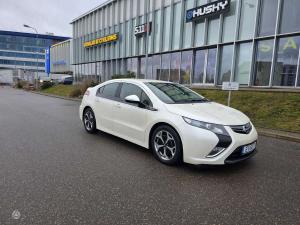 White Opel Ampera 2013 in Vilnius, with an engine capacity of 1.40 L and mileage of 199 thousand km for 6300 €, photo 6 on AUTOMOTO.COM.LV