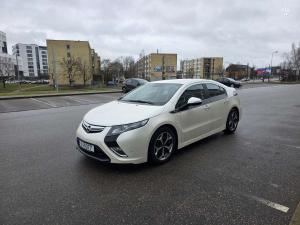White Opel Ampera 2013 in Vilnius, with an engine capacity of 1.40 L and mileage of 199 thousand km for 6300 €, photo 7 on AUTOMOTO.COM.LV