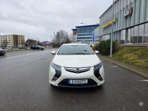 White Opel Ampera 2013 in Vilnius, with an engine capacity of 1.40 L and mileage of 199 thousand km for 6300 €, photo 8 on AUTOMOTO.COM.LV