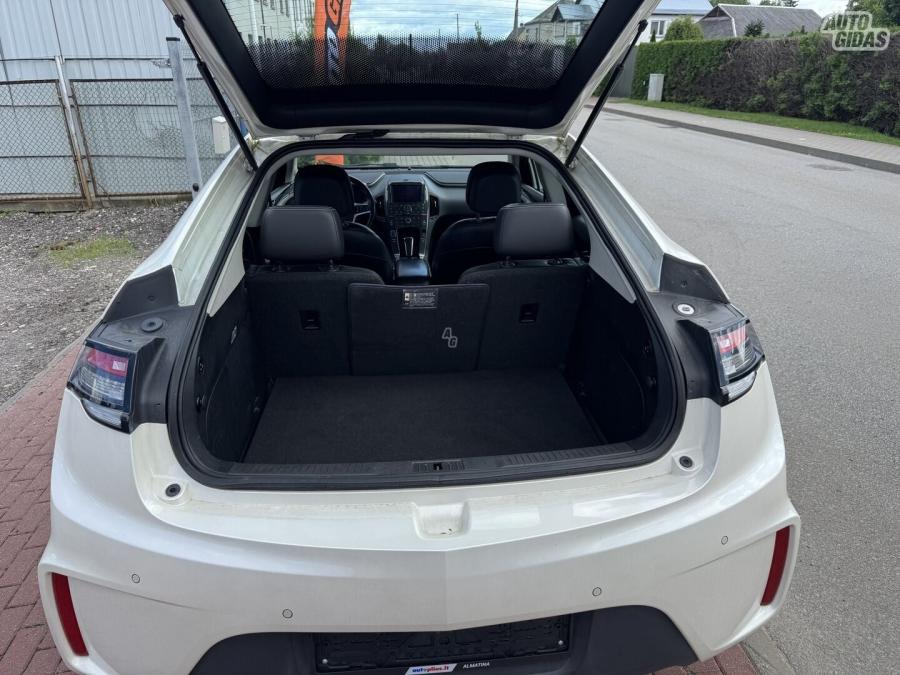 White Opel Ampera 2012 in Kaunas, with an engine capacity of 1.40 L and mileage of 189 thousand km for 4999 €, photo 6 on AUTOMOTO.COM.LV