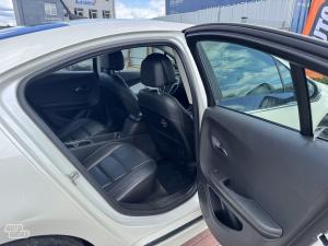 White Opel Ampera 2012 in Kaunas, with an engine capacity of 1.40 L and mileage of 189 thousand km for 4999 €, photo 8 on AUTOMOTO.COM.LV