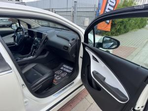 White Opel Ampera 2012 in Kaunas, with an engine capacity of 1.40 L and mileage of 189 thousand km for 4999 €, photo 9 on AUTOMOTO.COM.LV