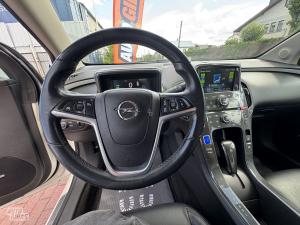 White Opel Ampera 2012 in Kaunas, with an engine capacity of 1.40 L and mileage of 189 thousand km for 4999 €, photo 12 on AUTOMOTO.COM.LV