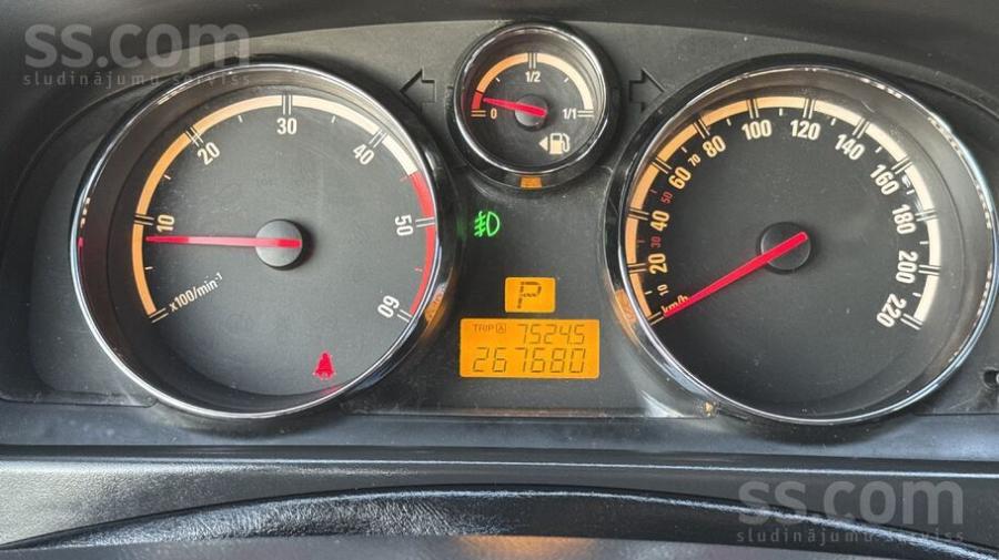 Melns Opel Antara 2006 Rēzekne, ar dzinēja tilpumu 2.00 L un nobraukumu 268 tūkst. km par 3150 €, foto 15 vietnē AUTOMOTO.COM.LV