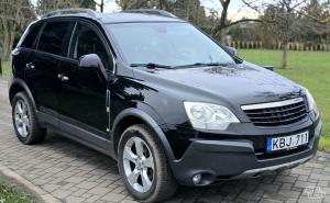 Black Opel Antara 2007 in Siauliai, with an engine capacity of 3.20 L and mileage of 260 thousand km for 2950 €, photo 4 on AUTOMOTO.COM.LV