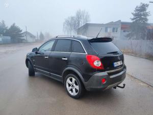 Black Opel Antara 2007 in Vilnius, with an engine capacity of 2.40 L and mileage of 300 thousand km for 3850 €, photo 4 on AUTOMOTO.COM.LV