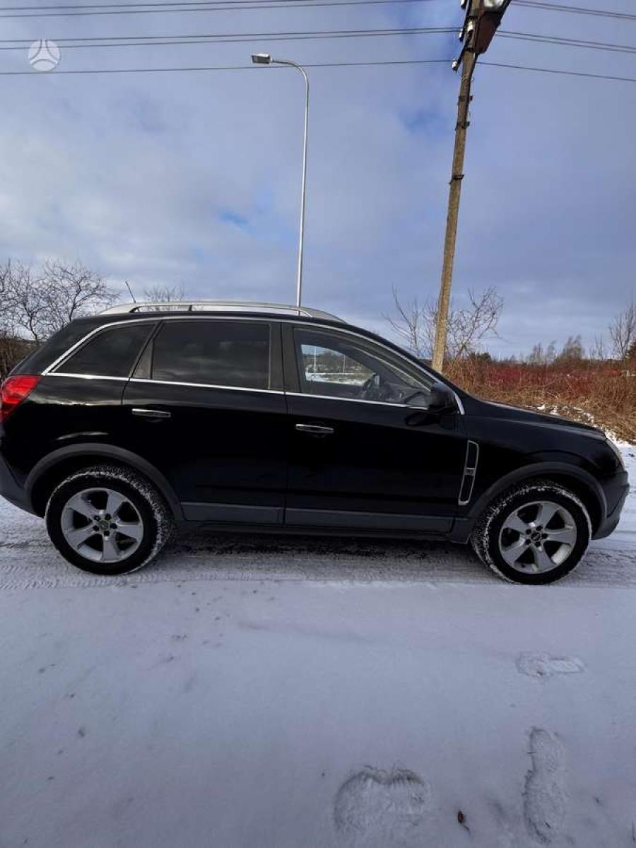 Black Opel Antara 2007 in Vilkaviskis, with an engine capacity of 1.99 L and mileage of 472 thousand km for 2900 €, photo 4 on AUTOMOTO.COM.LV